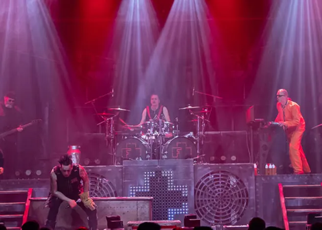 Patronaat Invests in Robe TetraX Luminaires