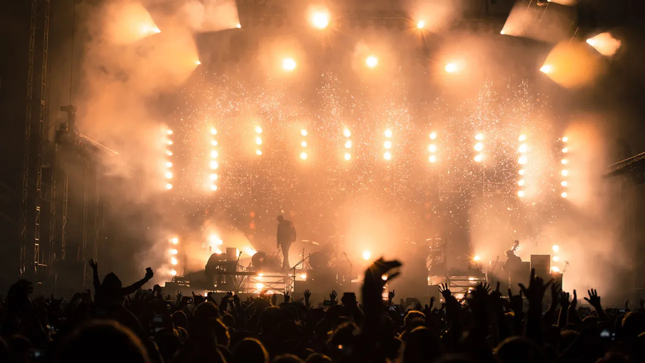 Mumford & Sons Believe in Robe