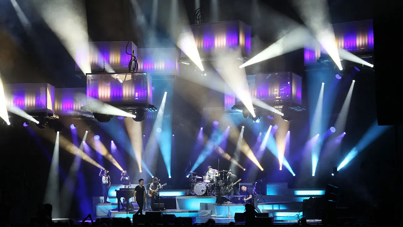 Robe Proves Bulletproof for Train Tour