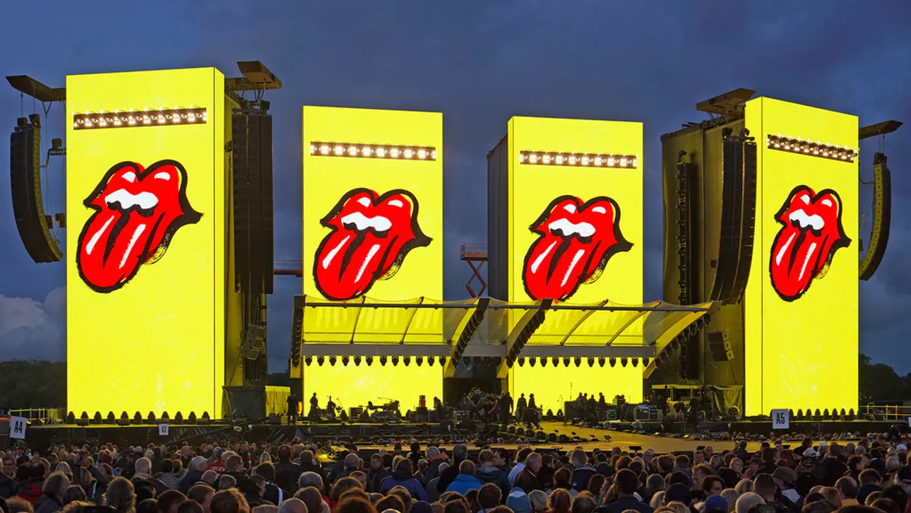 Robe for Rolling Stones No Filter