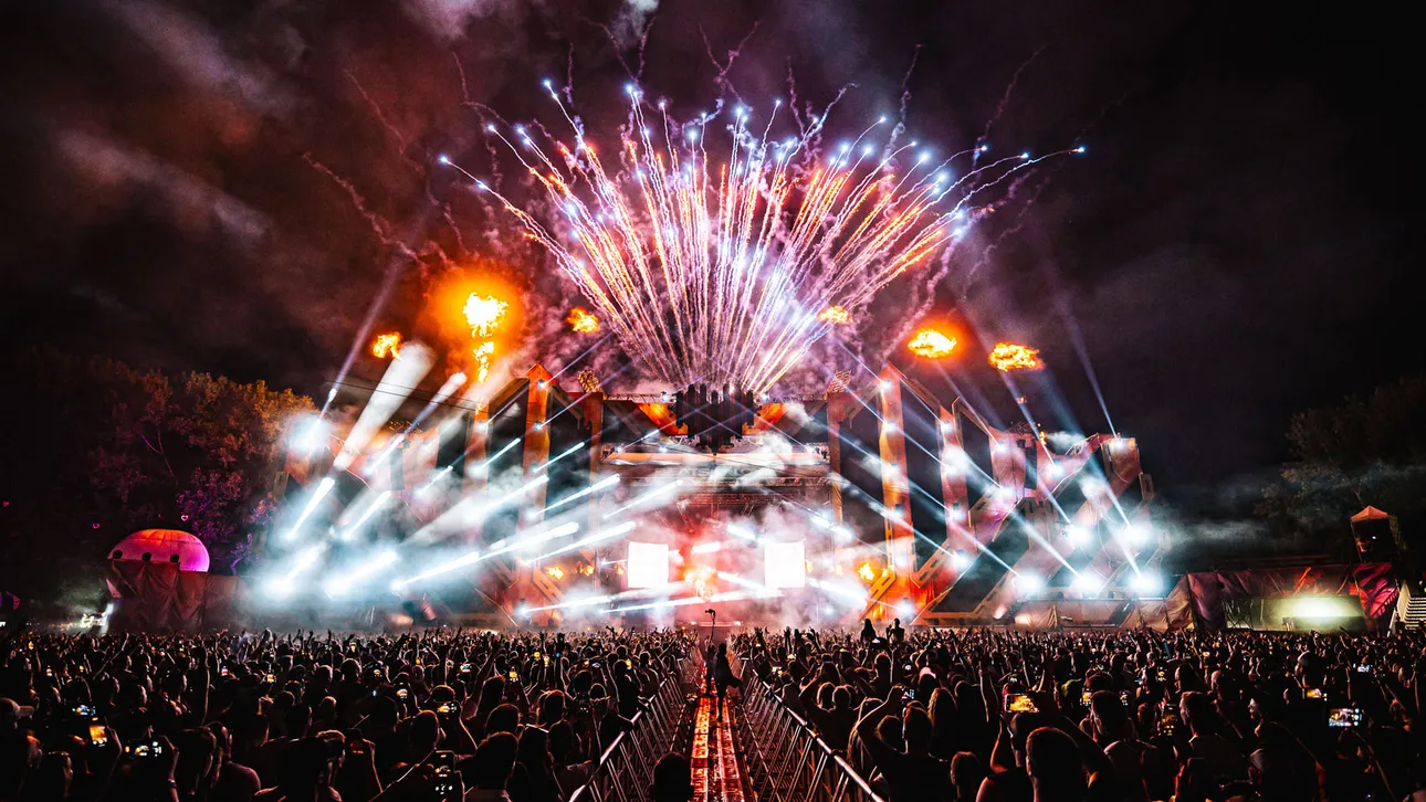 Robe MegaPointe Beats for Love