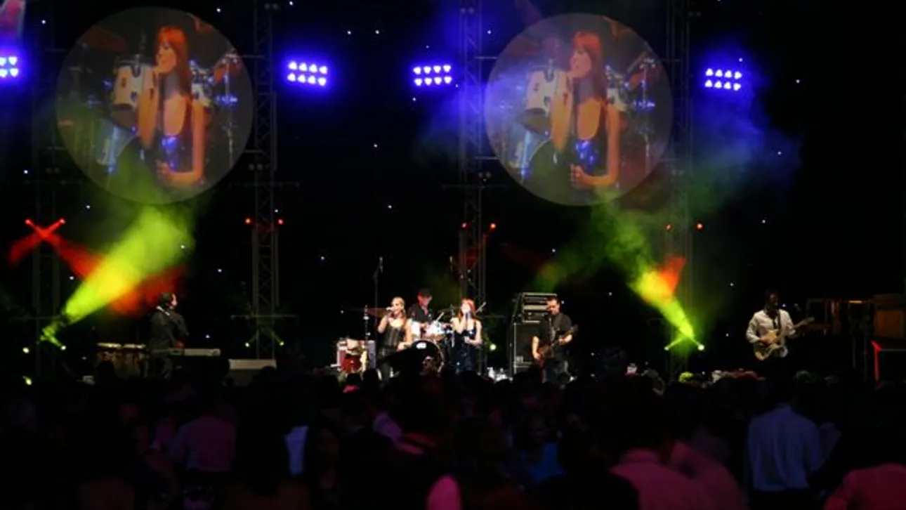 First Robe ROBIN® 300Es in Australia at QANTAS Darwin Gala Ball