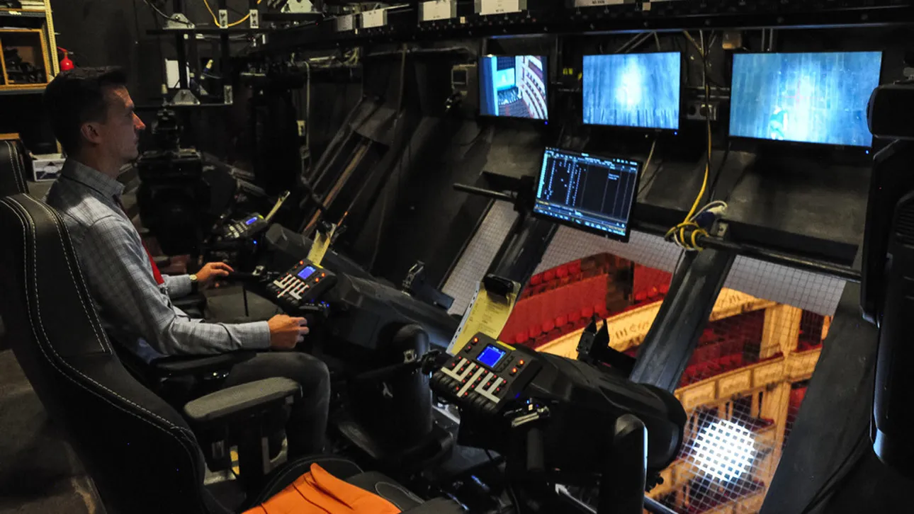 Wiener Staatsoper investiert in Robe FORTE Moving Lights mit HCF Engines