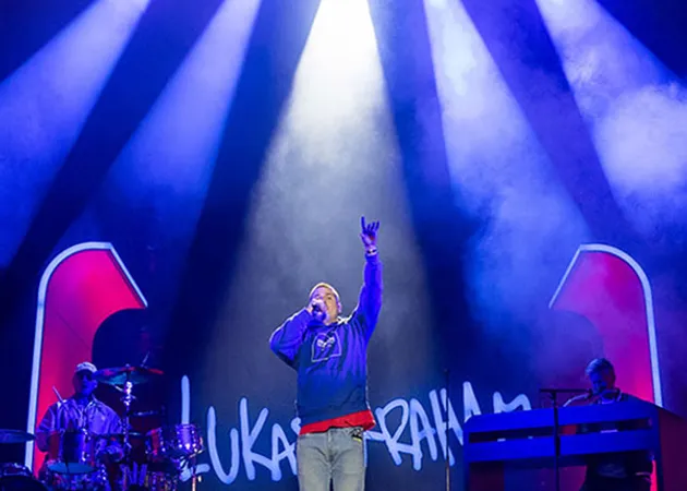 Robe FORTE RoboSpot in the Pink for Lukas Graham Tour